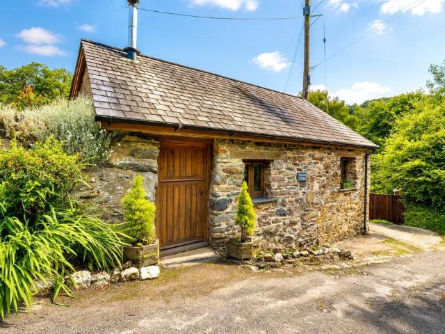 2 bedroom detached house for sale