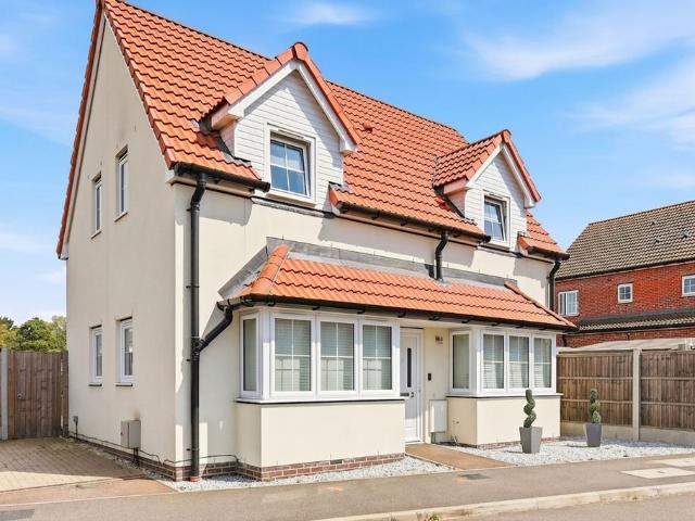 2 bedroom detached house for sale