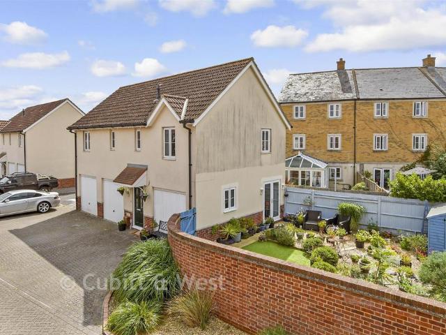 2 bedroom detached house for sale