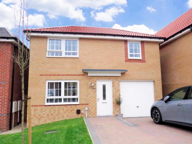2 bedroom detached house for sale