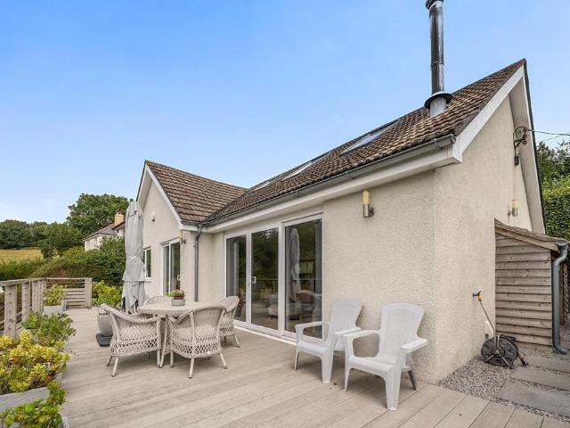 2 bedroom detached house for sale