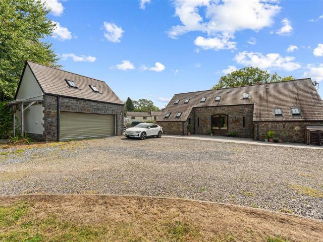 2 bedroom detached house for sale