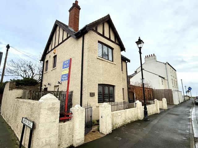 2 bedroom detached house for sale