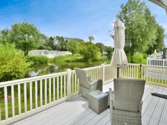 2 bedroom detached house for sale