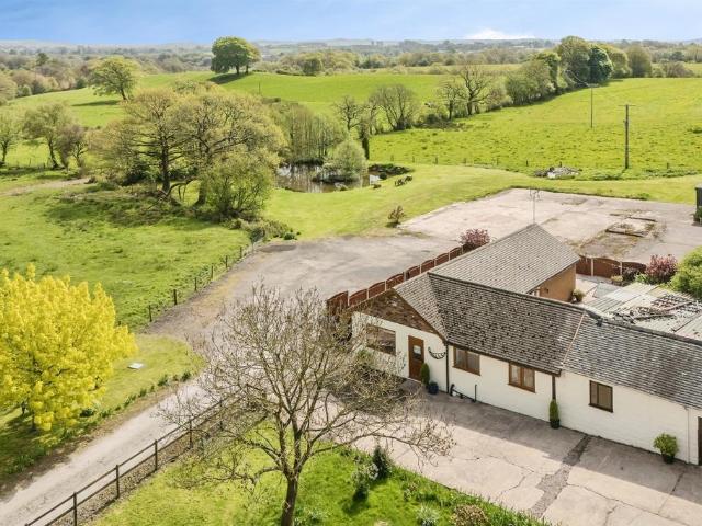 2 bedroom detached house for sale