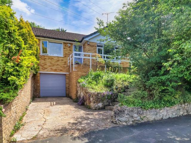 2 bedroom detached house for sale