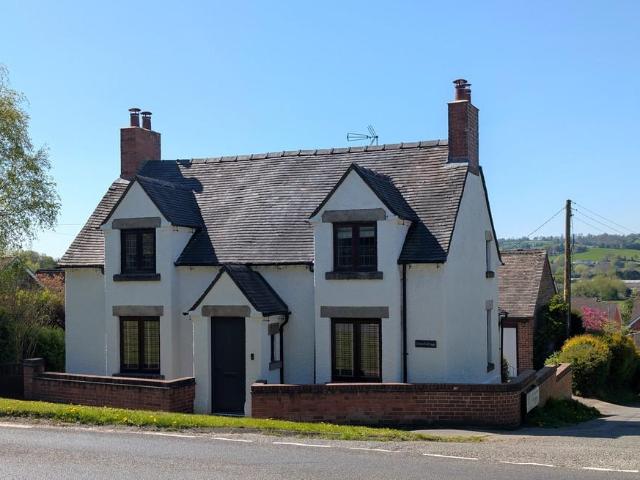 2 bedroom detached house for sale