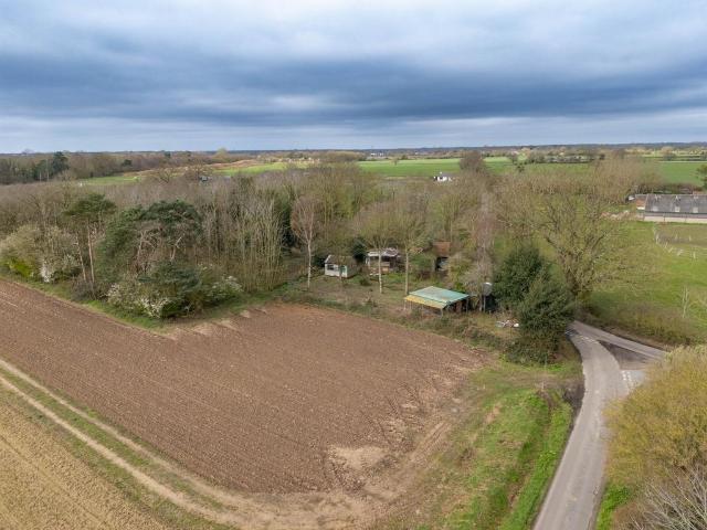 2 bedroom detached house for sale
