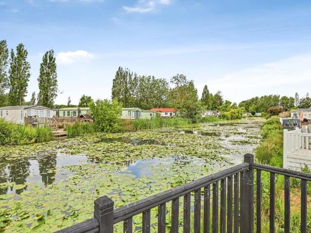 2 bedroom detached house for sale