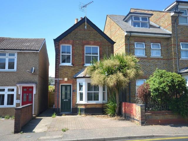 2 bedroom detached house for sale