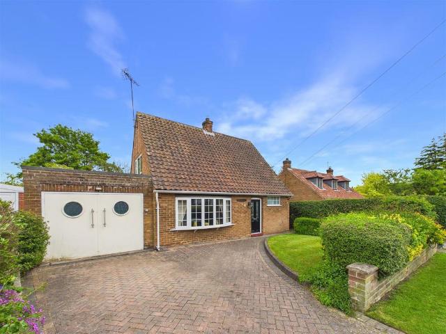 2 bedroom detached house for sale