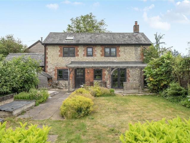 2 bedroom detached house for sale