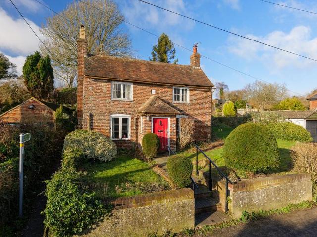 2 bedroom detached house for sale