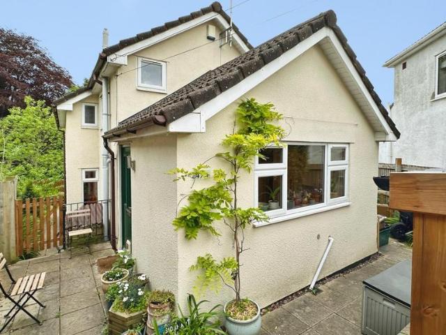 2 bedroom detached house for sale
