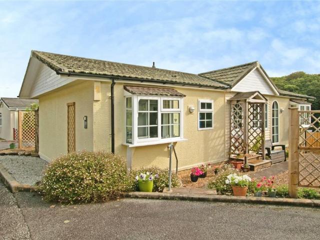 2 bedroom detached house for sale
