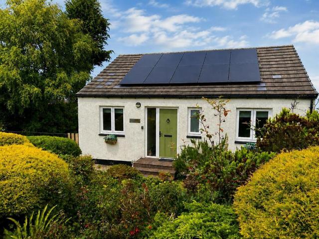 2 bedroom detached house for sale