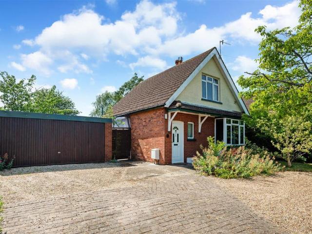 2 bedroom detached house for sale