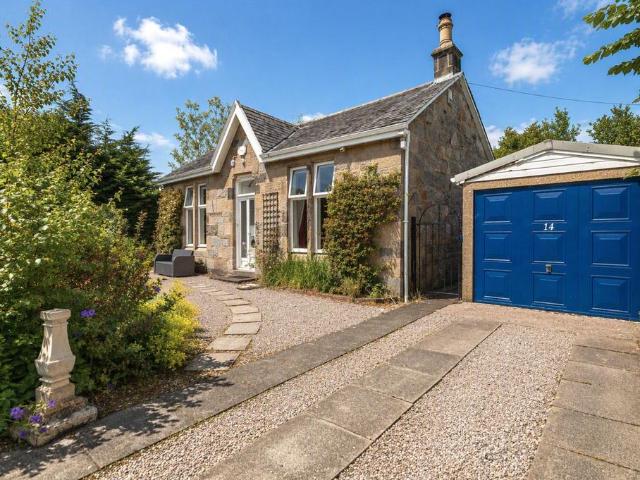 2 bedroom detached house for sale