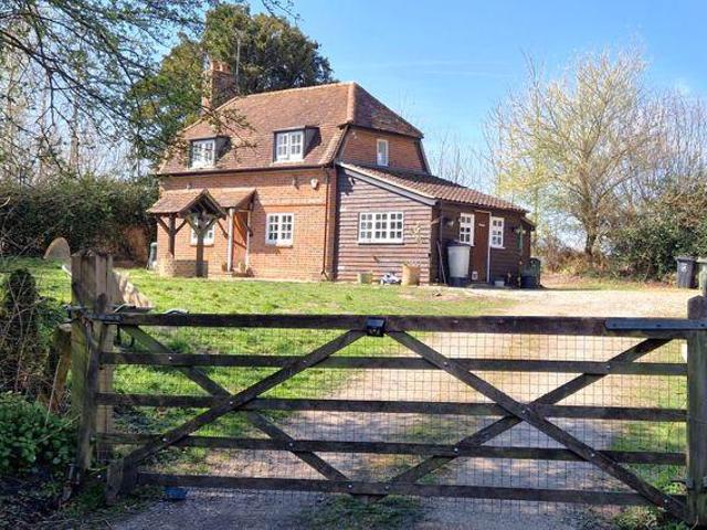 2 bedroom detached house for sale