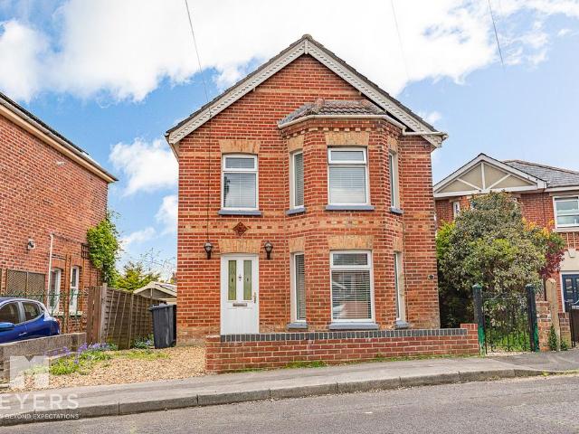 2 bedroom detached house for sale