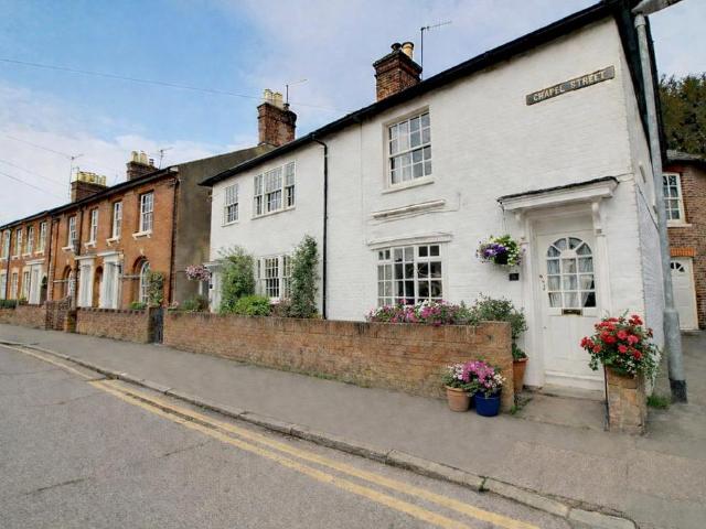 2 bedroom detached house for sale