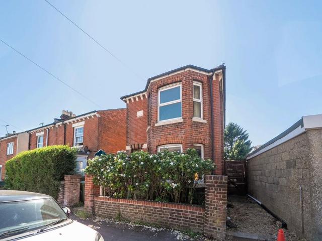 2 bedroom detached house for sale