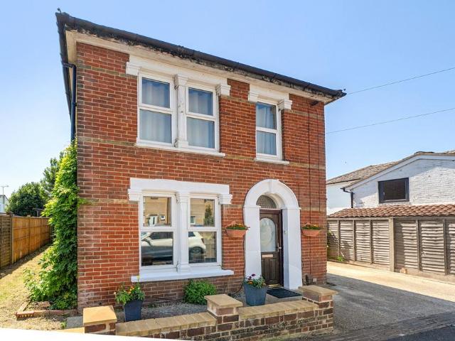 2 bedroom detached house for sale