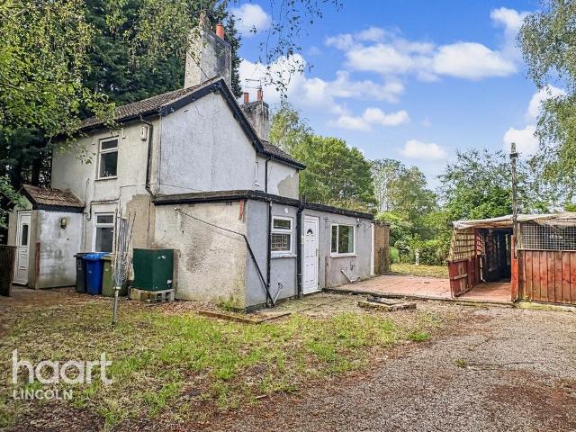 2 bedroom detached house for sale