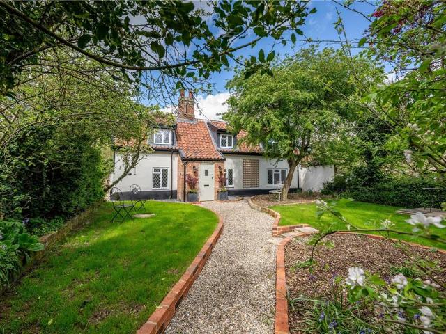 2 bedroom detached house for sale