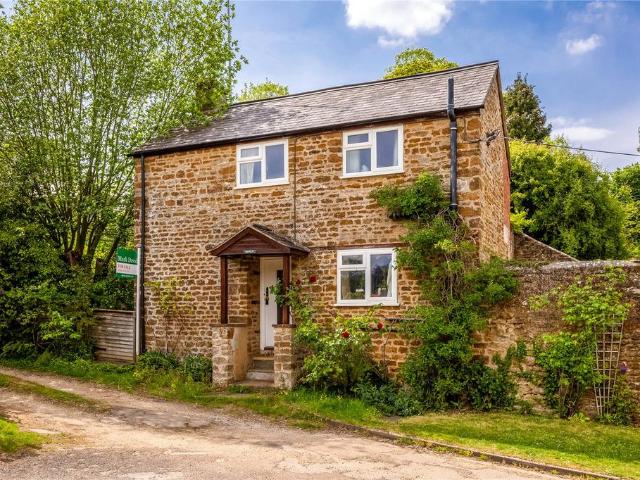 2 bedroom detached house for sale