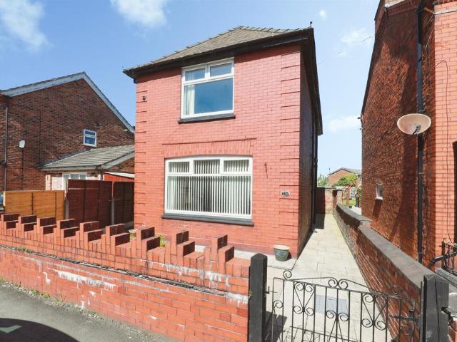 2 bedroom detached house for sale