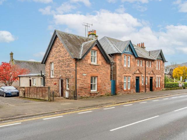 2 bedroom detached house for sale