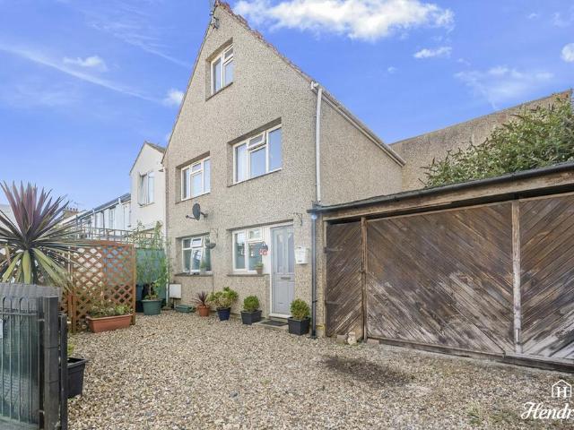 2 bedroom detached house for sale