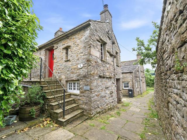 2 bedroom detached house for sale