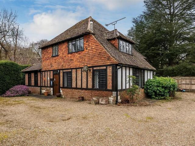 2 bedroom detached house for sale