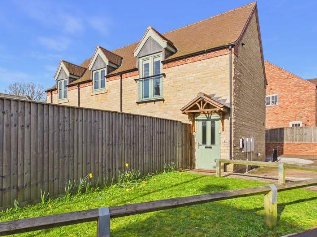 2 bedroom detached house for sale