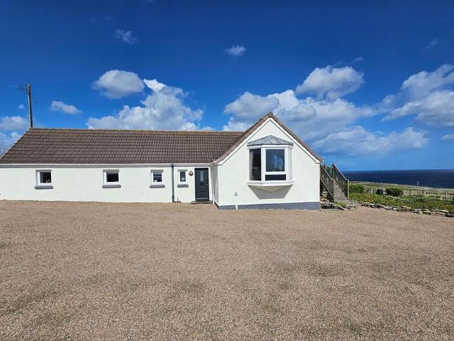 2 bedroom detached house for sale