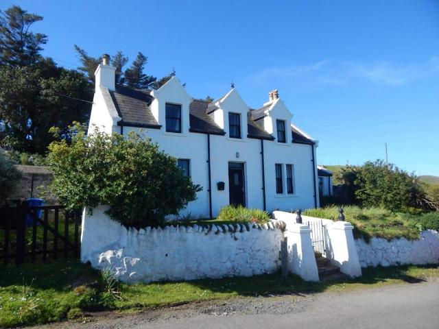 2 bedroom detached house for sale