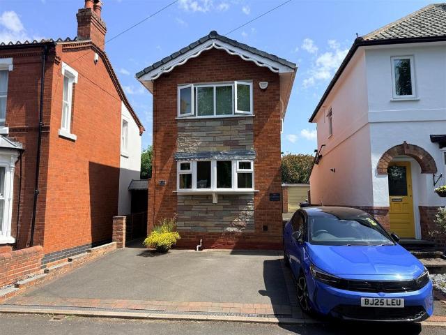 2 bedroom detached house for sale