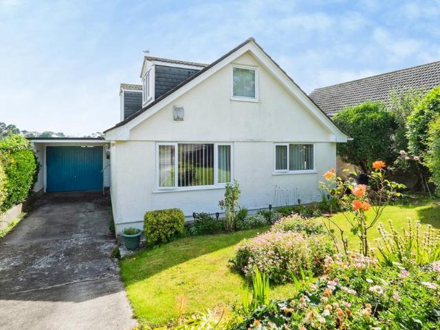 2 bedroom detached house for sale
