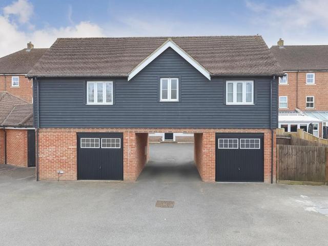 2 bedroom detached house for sale