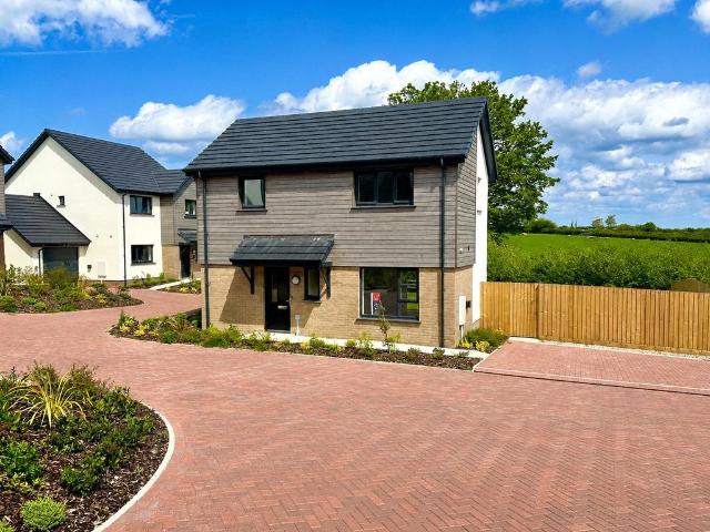 2 bedroom detached house for sale