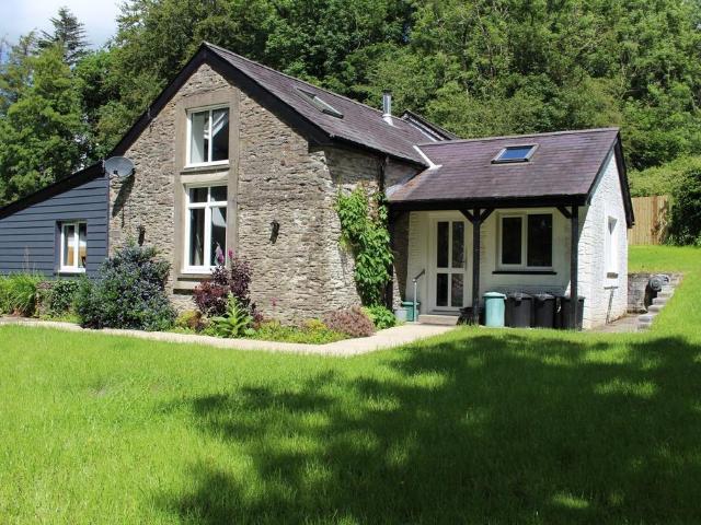 2 bedroom detached house for sale