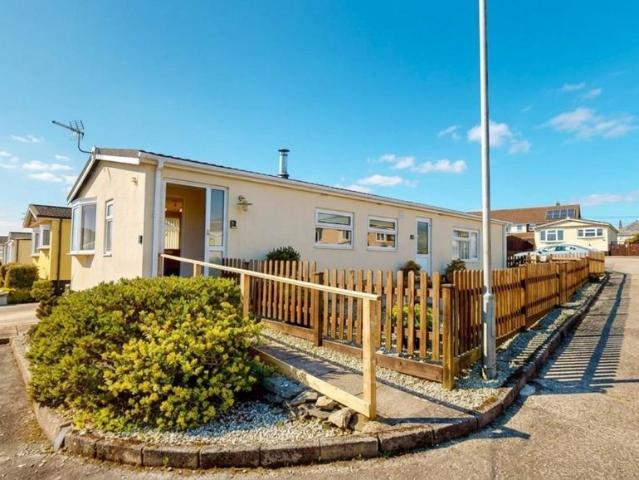 2 bedroom detached house for sale