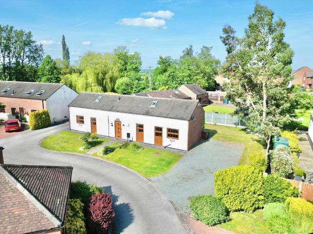 2 bedroom detached house for sale