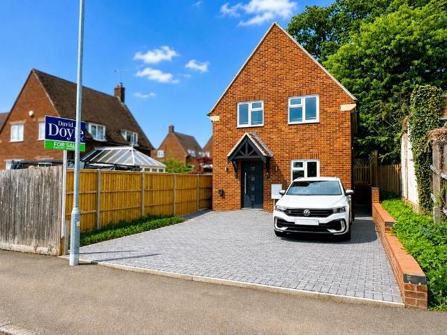 2 bedroom detached house for sale