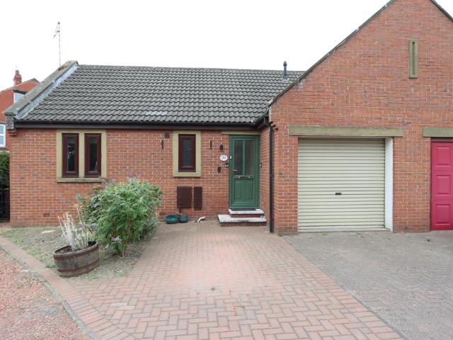 2 bedroom detached house for sale