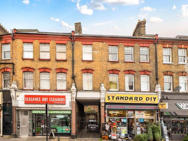 2 bedroom detached house for sale