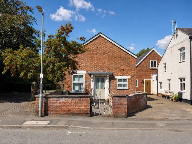 2 bedroom detached house for sale