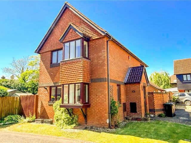 2 bedroom detached house for sale
